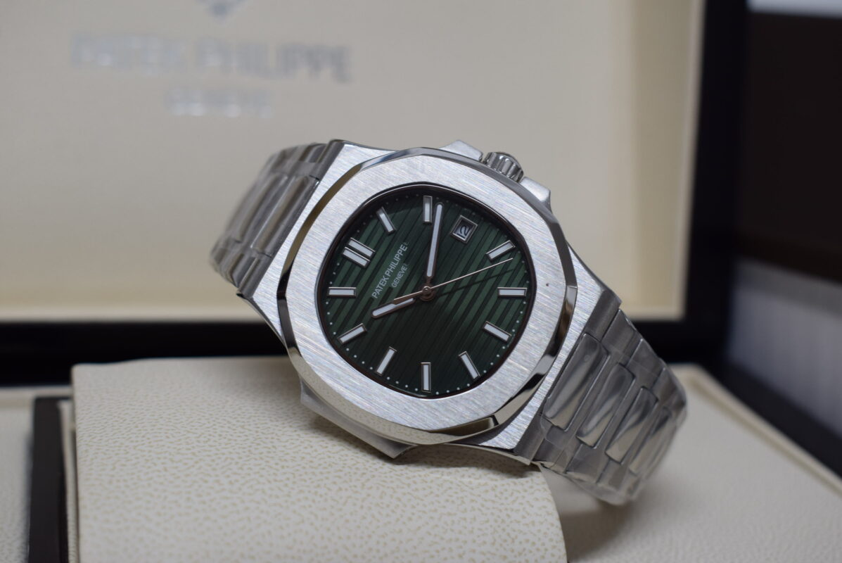 Patek Philippe replica nautilus 5711 - black dial
